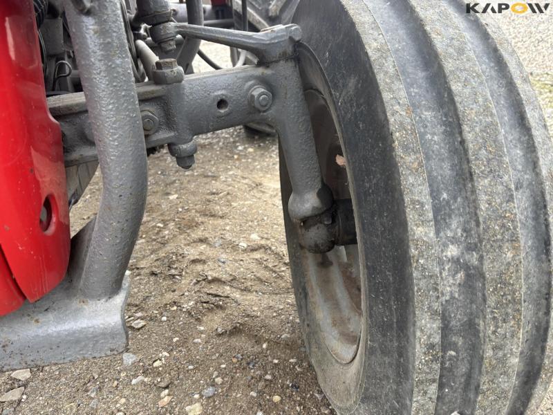 MF 35 benzin med frontlæssser og vejhøvl - Kapow Online Auctions