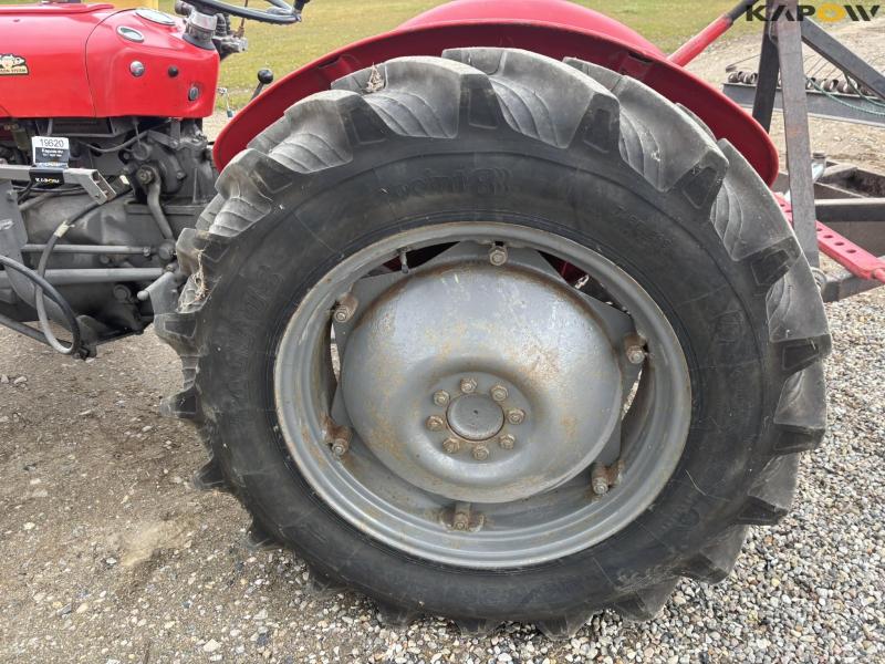 MF 35 benzin med frontlæssser og vejhøvl - Kapow Online Auctions