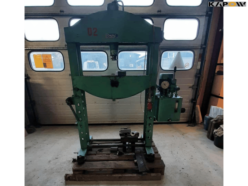 Compac MP28 40 ton presser - Kapow Online Auctions