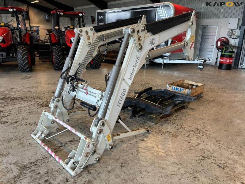 Intertech IT1600 front loader with brackets - Kapow Online Auctions