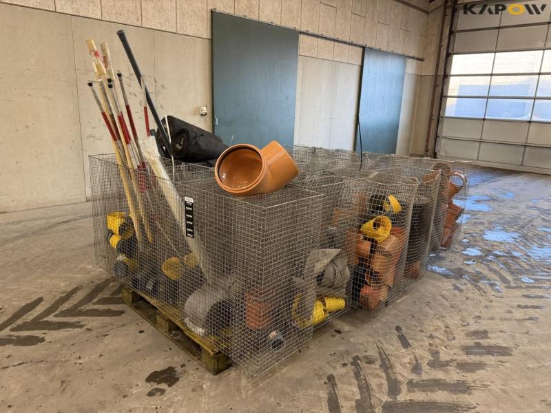 Kloak fittings - Kapow Online Auctions