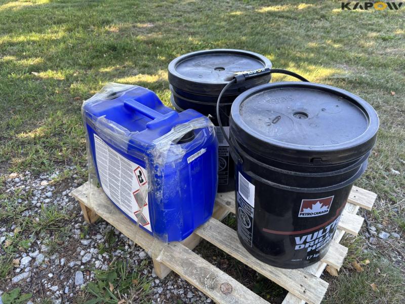 Andet Various Vultrex grease and calibration liquid